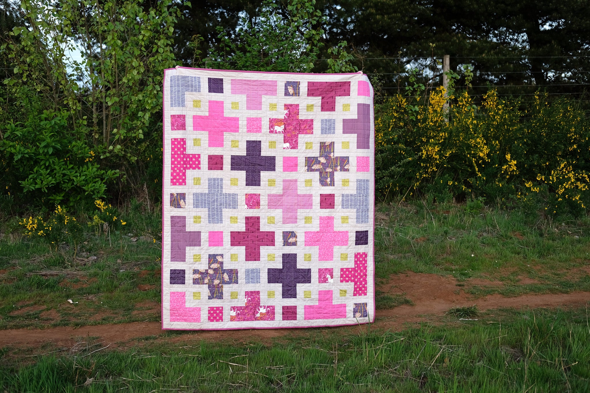 A Pink and Purple Violet Quilt – Kitchen Table Quilting