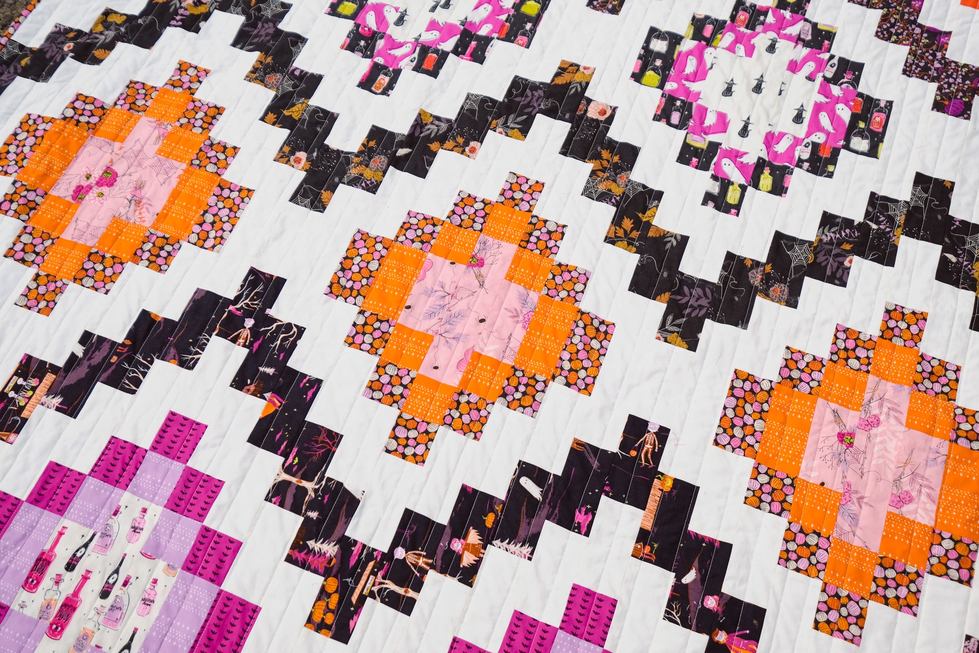 The Stella Quilt in Spooky 'n Witchy – Kitchen Table Quilting